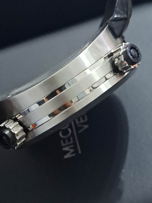 QUATTROVALVOLE費洛奇單向機械男錶 瑞士錶 限量250枚 參考號：W10NV2MM MONEY MAKER | Yahoo拍賣