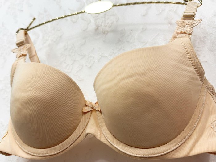 👙Audrey奧黛莉：32/70B💗婷の二手內衣💗厚罩杯。(洗標已剪) | Yahoo拍賣