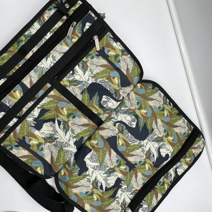 【皮老闆】一元起標 二手真品 狀態不錯 LeSportsac 電腦包 公事包 斜背包 側背包 V406 | Yahoo拍賣