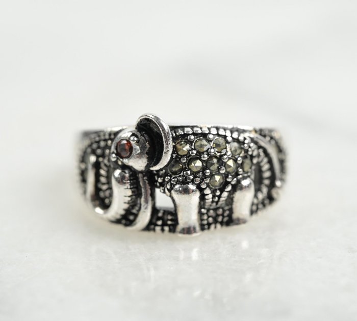 《玖隆蕭松和 挖寶網A》925 大象 動物造型 銀戒 戒指 重約 3.8g (13595) | Yahoo拍賣