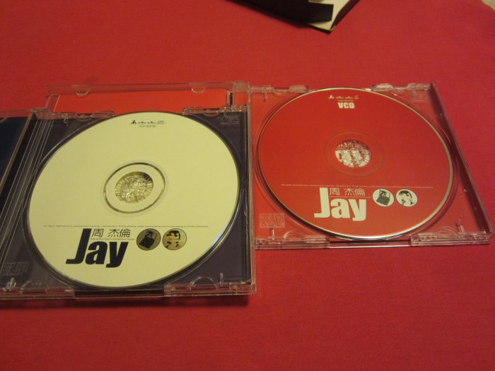 周杰倫-同名專輯 (有外紙盒，CD+VCD) | Yahoo拍賣