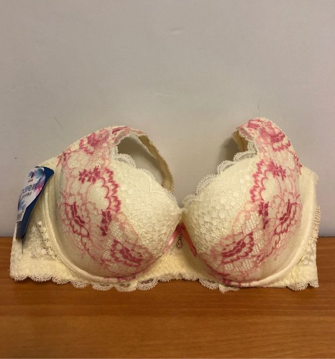 曼黛瑪璉 包覆提托雙弧內衣-R62118-75B.75C.80B.85B.80C.85C.80D.85D.70E.75E.80E.85E ...