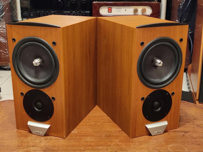 [升級發燒跳線] 丹麥製 Jamo E-825 小型書架美聲喇叭 音質清晰澎湃好推 無網罩 | Yahoo拍賣