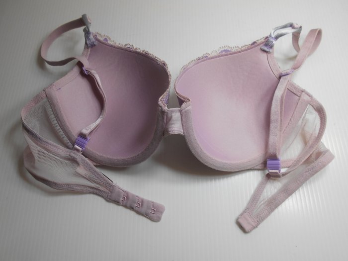 舊愛與新歡~【維多莉亞的秘密】芋紫色~落花飄在風裡34C(9-55)~99元起標~標多少賣多少~ | Yahoo拍賣