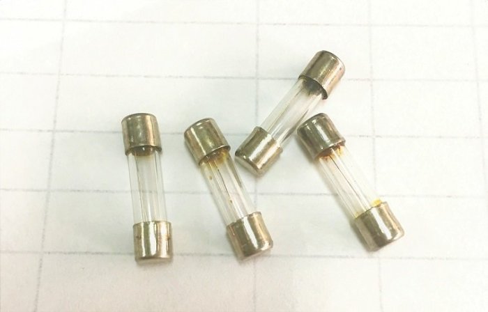 『正典UCHI電子』GIN SING 玻璃保險絲管 20mm 3A 台灣製 5PCS/拍 | Yahoo拍賣