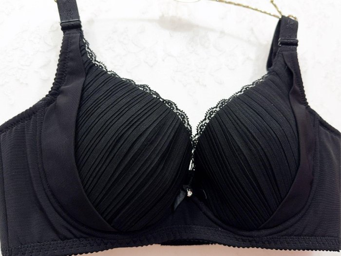 👙Daily Belle黛莉貝爾：36/80D💗婷の二手內衣💗微厚罩杯。 | Yahoo拍賣