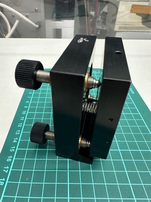 Lees Kinematic Lens Mount鏡架雷射調整架（laser 雷射 光學元件) | Yahoo拍賣