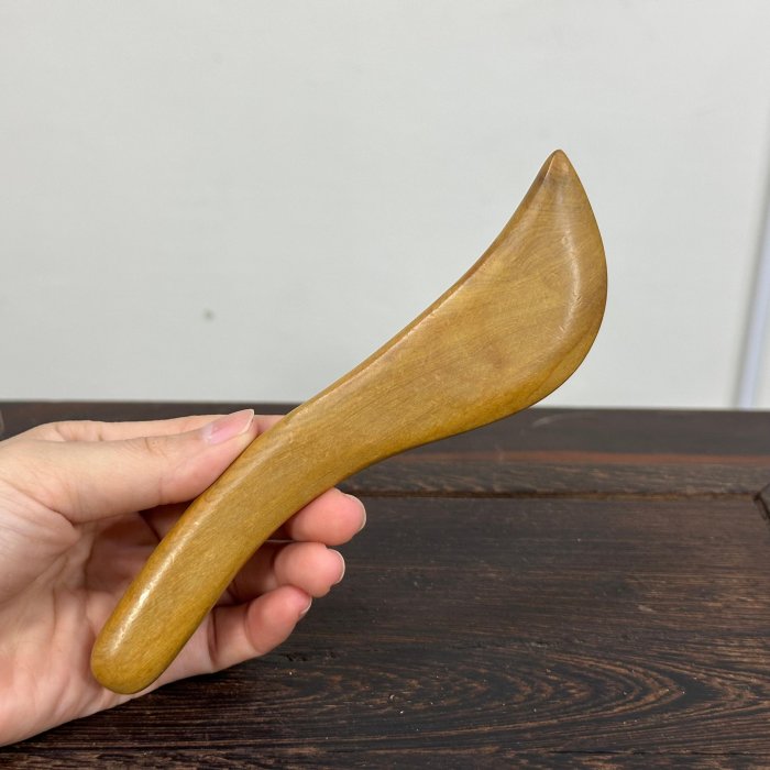 【居寶屋】精選 肖楠原木 刮痧刀 按摩器 穴道按摩 刮痧點穴 鬆筋推背 健康紓壓 淡雅清香 一件一標 一元起標 B217 | Yahoo拍賣
