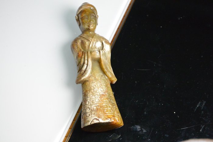 [天地居] 帶沁和闐雲紋玉人 質變 0409 | Yahoo拍賣