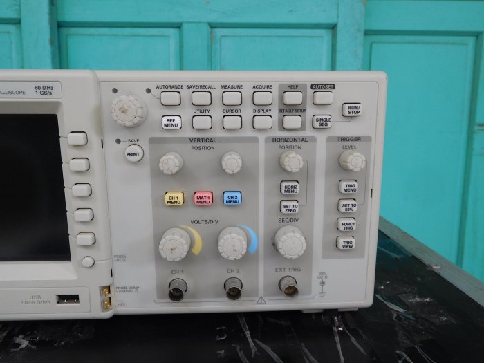 Tektronix TDS 2002B 60MHz/1GS/S 雙軌數位示波器 | Yahoo拍賣