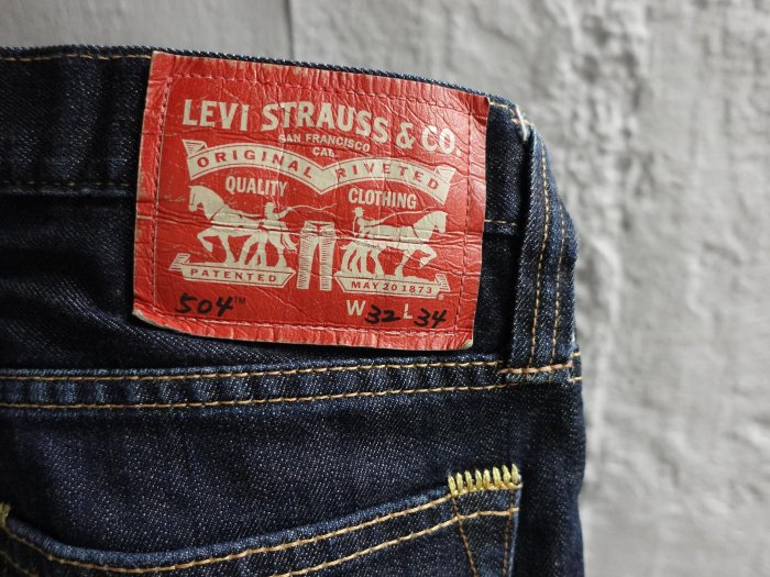 CA 美國品牌 LEVI'S 504 深藍 直筒 牛仔褲 32腰 一元起標無底價E365 | Yahoo拍賣