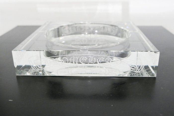 (小蔡二手挖寶網) CHROME HEARTS 水晶玻璃 煙灰缸 圖3左下角有點瑕疵 實心重 含盒重1735g 行家自行鑑定 商品如圖 100 ...