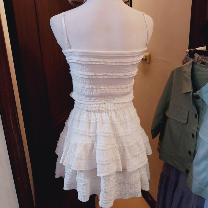 Sweet111韓國甜心 *韓 二件式 細肩帶背心上衣+腰鬆緊蛋糕裙 小荷葉邊蕾絲感套裝 超值!!一百元起標無底價 | Yahoo拍賣