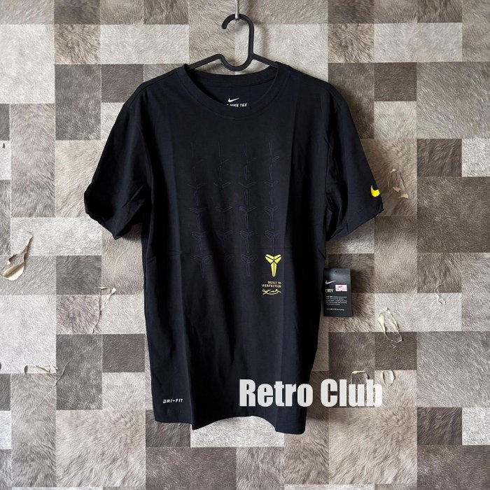 Retro CLUB【一元起標】【全新】NIKE DRI-FIT KOBE 黑色 休閒短T LOGO設計 休閒風格 C25717 | Yahoo拍賣