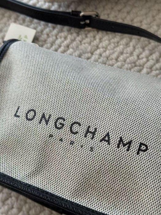 LONGCHAMP Essential Toile 象牙白 拉鍊方盒包 精緻質感 加厚帆布拼皮革 斜背包手提包 背帶可調整長度 隨身輕便 旅行 ...