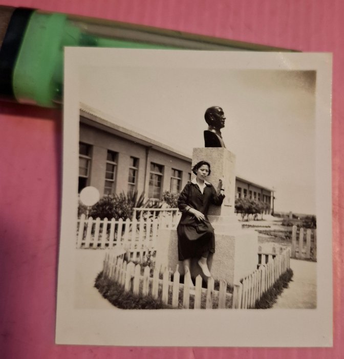 愛國大戲院柑仔店 早期照片(早期服飾 老建築 銅像 現況賣)B 048 | Yahoo拍賣