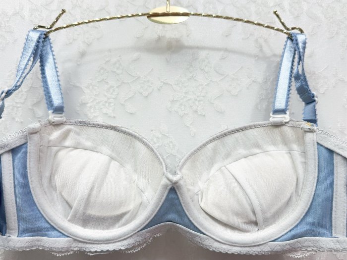 👙胸罩/女內衣 ：34/75B💗婷の二手內衣💗厚罩杯。(有附水餃墊) | Yahoo拍賣