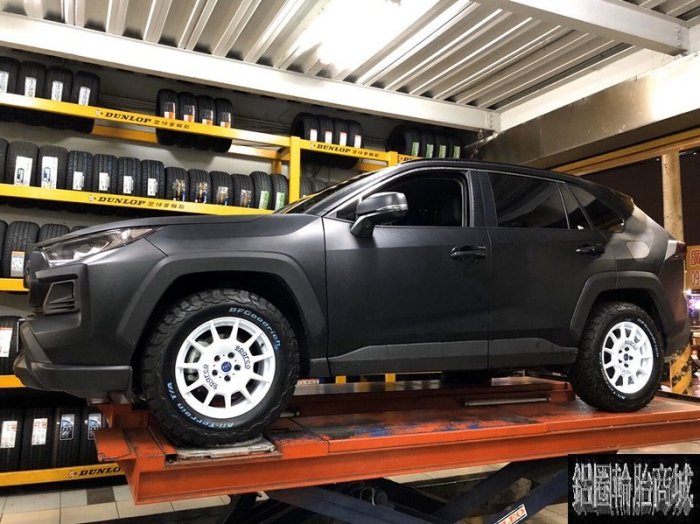 全新鋁圈 正 SPARCO ML510 17吋 5孔100~5孔114.3~108~112 白 越野風 RAV4 實裝圖 | Yahoo拍賣