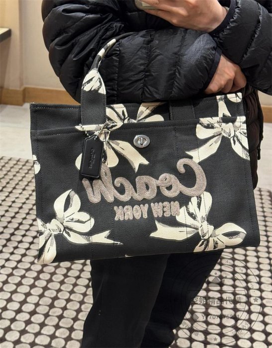 空姐精品代購 COACH CY844 CY842 蔻馳熱賣 Cargo tote 帆布徽標織物 女士托特包 方包 手提包 單肩斜挎包 大容量 ...