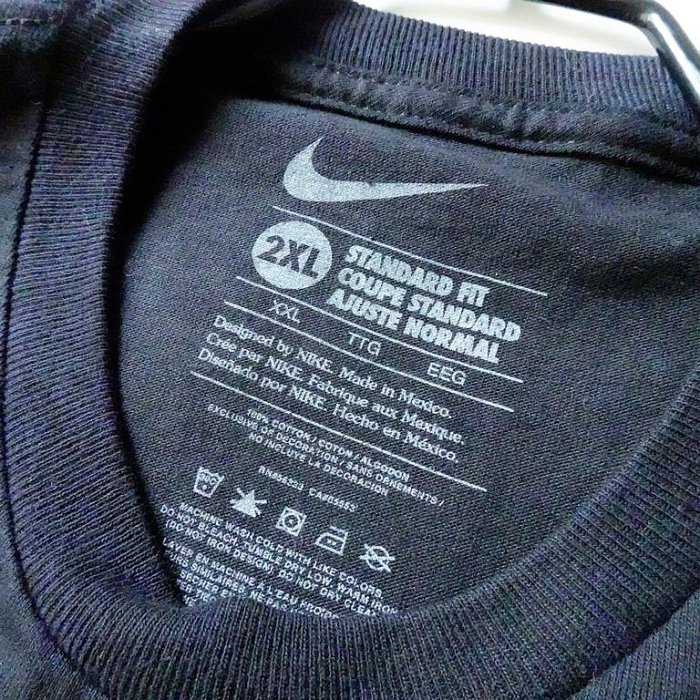 男╭＊一元起標～當 我 們 在 衣 起C-WIT＊╯全新專櫃NIKE燙漆簡單雜誌款上衣2XL | Yahoo拍賣