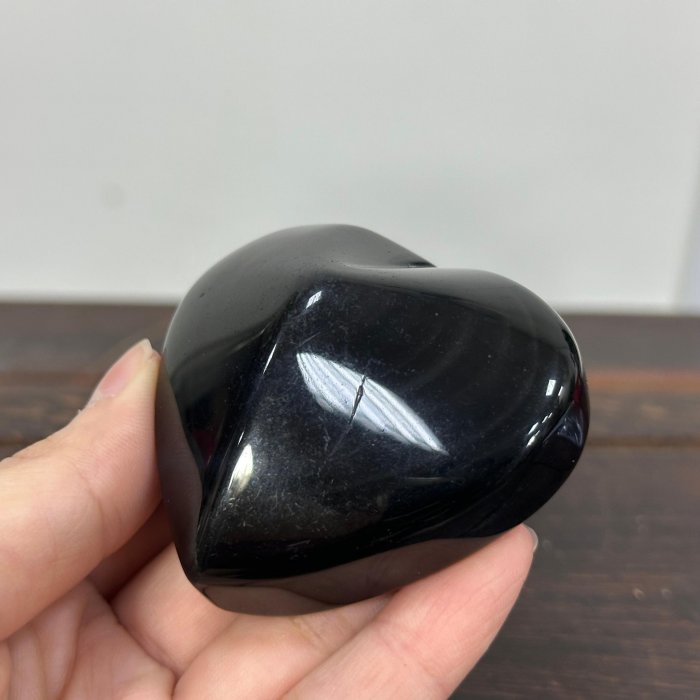 【居寶屋】精選天然 彩虹黑曜石 愛心造型 心心相印 增強磁場 吸收負能量 避擋煞 風水開運擺件 一元起標 A030 | Yahoo拍賣