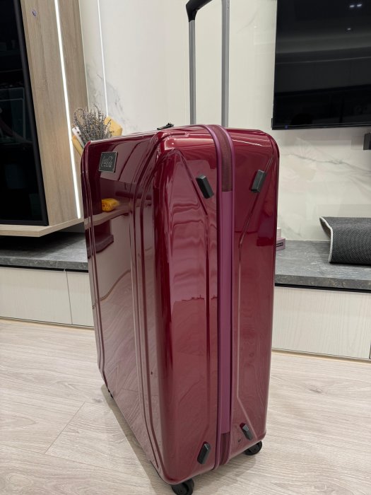 ＊一元起標無底價＊專櫃真品ZERO Halliburton X Coca-Cola可口可樂聯名款Air無重力系列30吋大型輕量硬殼行李箱/原價16300 | Yahoo拍賣