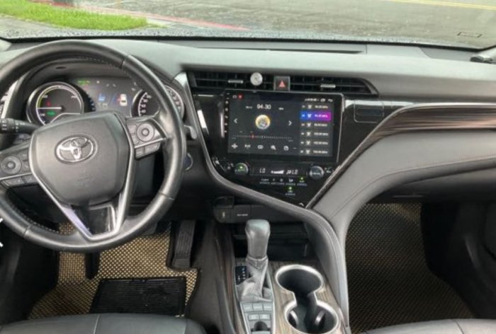 Toyota Camry油電版 2021年 跑8萬公里 2000cc | Yahoo拍賣