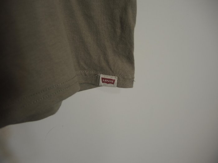 Furugi Shop 美國百年老牌 Levis 沙色 加州 仿舊復古 大LOGO 美式 短袖T恤 一元起標 1G592 | Yahoo拍賣