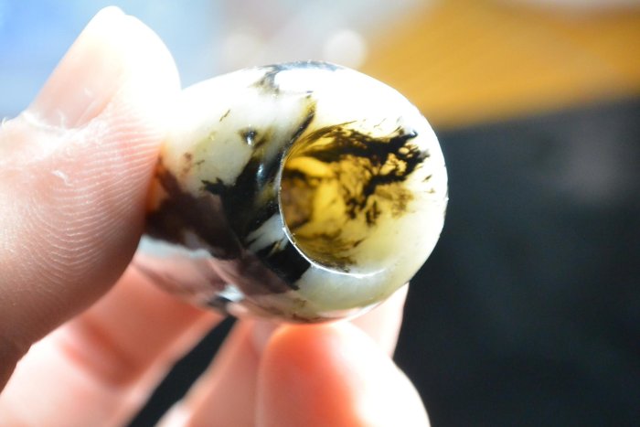 [天地居] ~底價800元~帶沁和闐素面白玉勒 0209 | Yahoo拍賣