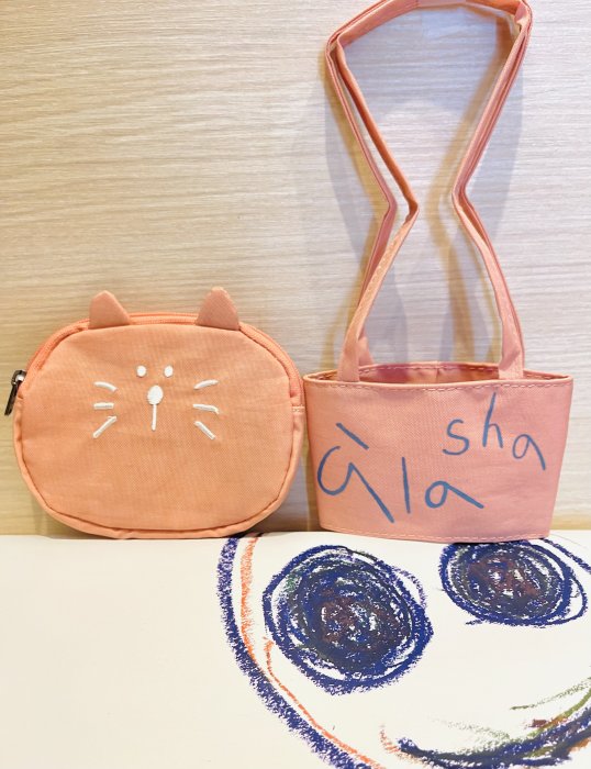 推薦必買的實用好物💖斷貨全新 a la sha 粉色Q咪可拆卸零錢包+飲料袋 外出必備值得推薦🤩 | Yahoo拍賣