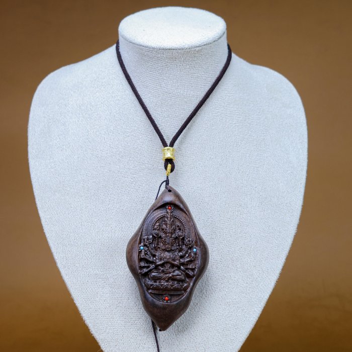 【桑園の】越南芽莊 沉香老料 千手觀音 精雕 隨型掛件 手把件 Y 1086 | Yahoo拍賣