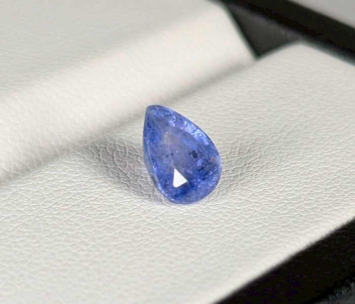 【天然斯里蘭卡變色藍寶石 1.71CT 附鑑定書】 | Yahoo拍賣