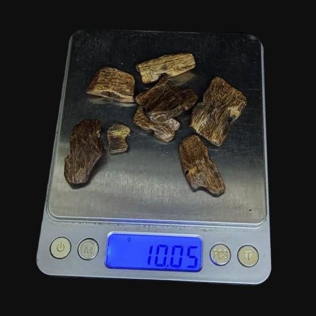 夏日!開運好味!超好物放漏分享(高端霸王沉香 高油香霸羅門黑棋楠料塊 一標10g隨裝出貨)P11-3 一元起標無底價~達拉干 羅門黑棋 張杓子棋 藍寶石棋楠 | Yahoo拍賣