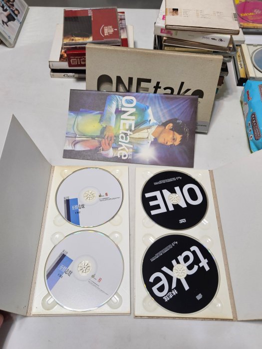 林志炫 ONE take2 CD+DVD (有側標/ 有 IFPI / 有歌詞) (片況佳 少許痕) (內圈碼看圖 / 播放正常) | Yahoo拍賣