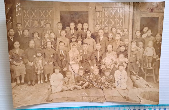 〈古今藝術〉日據光復初台灣家庭結婚合影的老照片2大張A12 | Yahoo拍賣