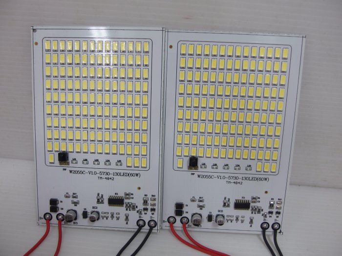 以琳の屋~LED 太陽能燈板 兩片一起賣『一元起標』B2-6(ZZ384)1 | Yahoo拍賣