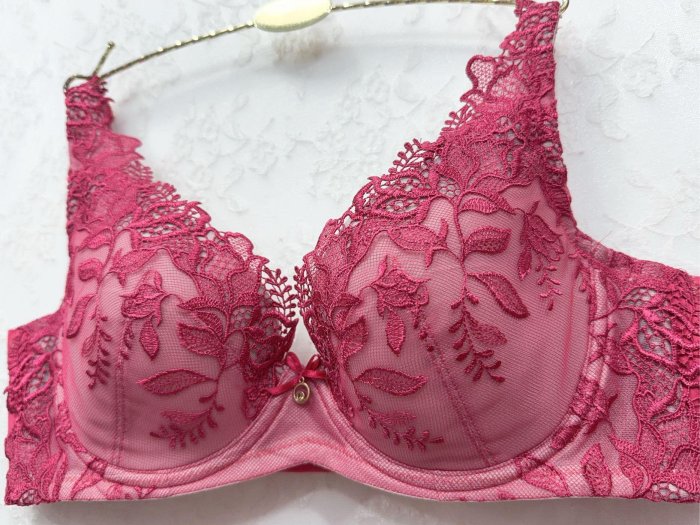 👙Triumph黛安芬：36/80C💗婷の二手內衣💗薄罩杯。 | Yahoo拍賣