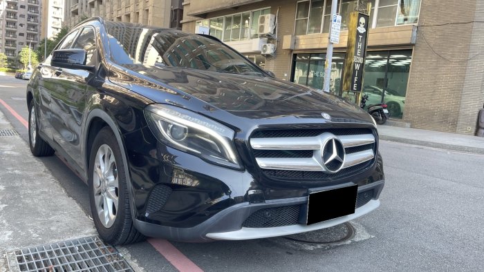2016 Benz GLA180 跨世代CUV 里程十萬內 省油省稅 | Yahoo拍賣