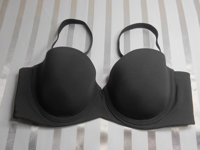 女【黛安芬】低調黑簡約美感迷人素面內衣75C/34C~100元起標~標多少賣多少~ (9A45) | Yahoo拍賣