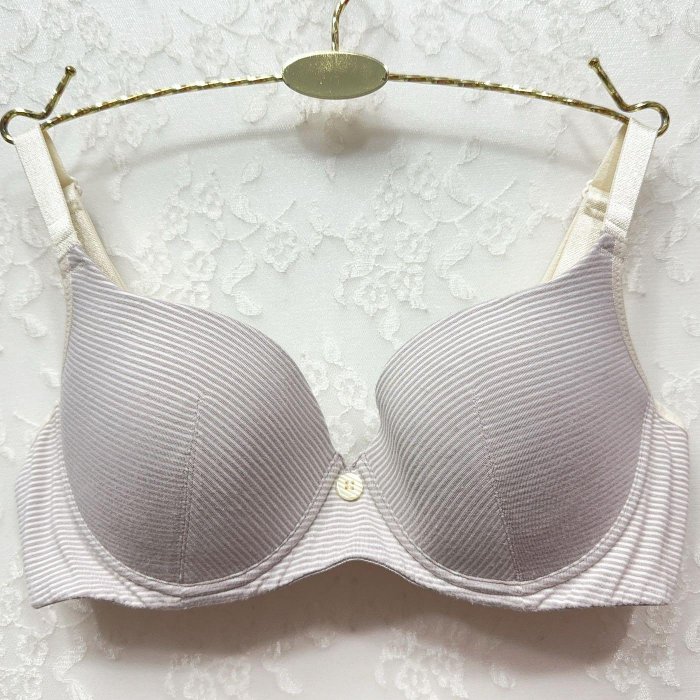 👙Wacoal華歌爾嬪婷：32/70C💗婷の二手少女內衣💗厚罩杯。 | Yahoo拍賣