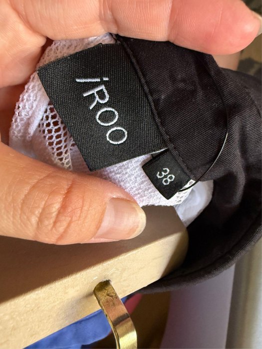 專櫃 IROO 點點彈性 蕾絲 上衣 300 | Yahoo拍賣