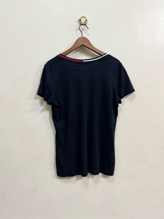 Tommy Hilfiger 女 深藍色紅白線條V領短袖素面上衣 / L / H825 | Yahoo拍賣