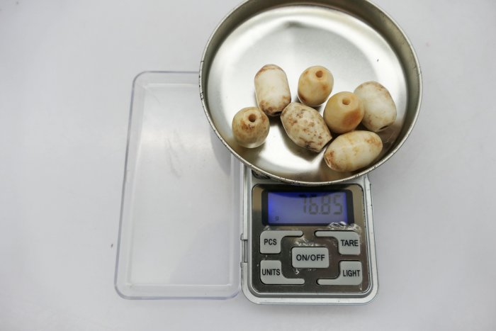 (小蔡二手挖寶網) 早期 高古玉 散珠 串珠 共7顆 須自行穿線 老教授收藏品 重約76.85g 行家自行鑑定 商品如圖 100元起標 無底價 | Yahoo拍賣