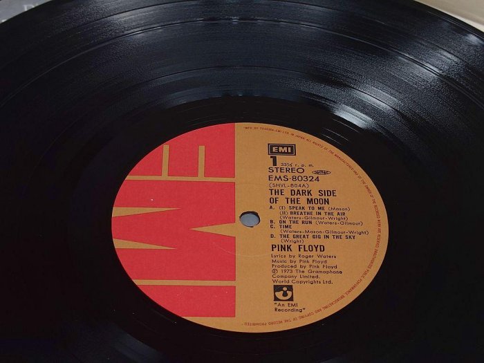 【駱克二手西洋黑膠】PINK FLOYD THE DARK SIDE OF THE MOON 附歌詞 解說壓痕&小破損 海報黃斑&壓痕 EMS80324 EMI | Yahoo拍賣