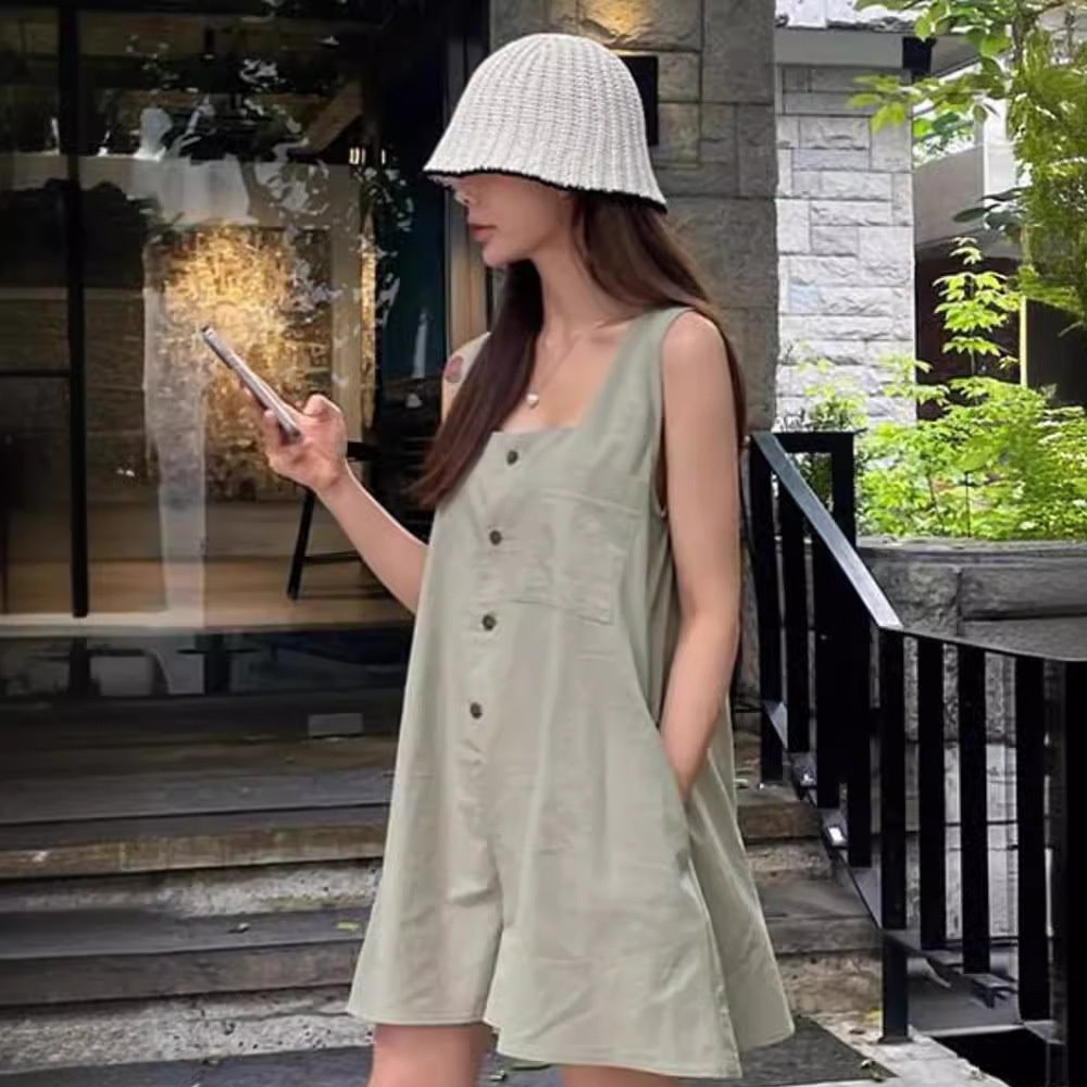 MOCO韓版chic排釦背心式連身褲方領附綁帶收腰顯瘦闊腿連身短褲 | 吊帶/連身褲 | Yahoo購物中心