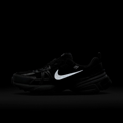 NIKE 慢跑鞋 女鞋 運動鞋 復古 W V2K RUN 黑銀 FD0736-005 | 慢跑鞋 | Yahoo購物中心
